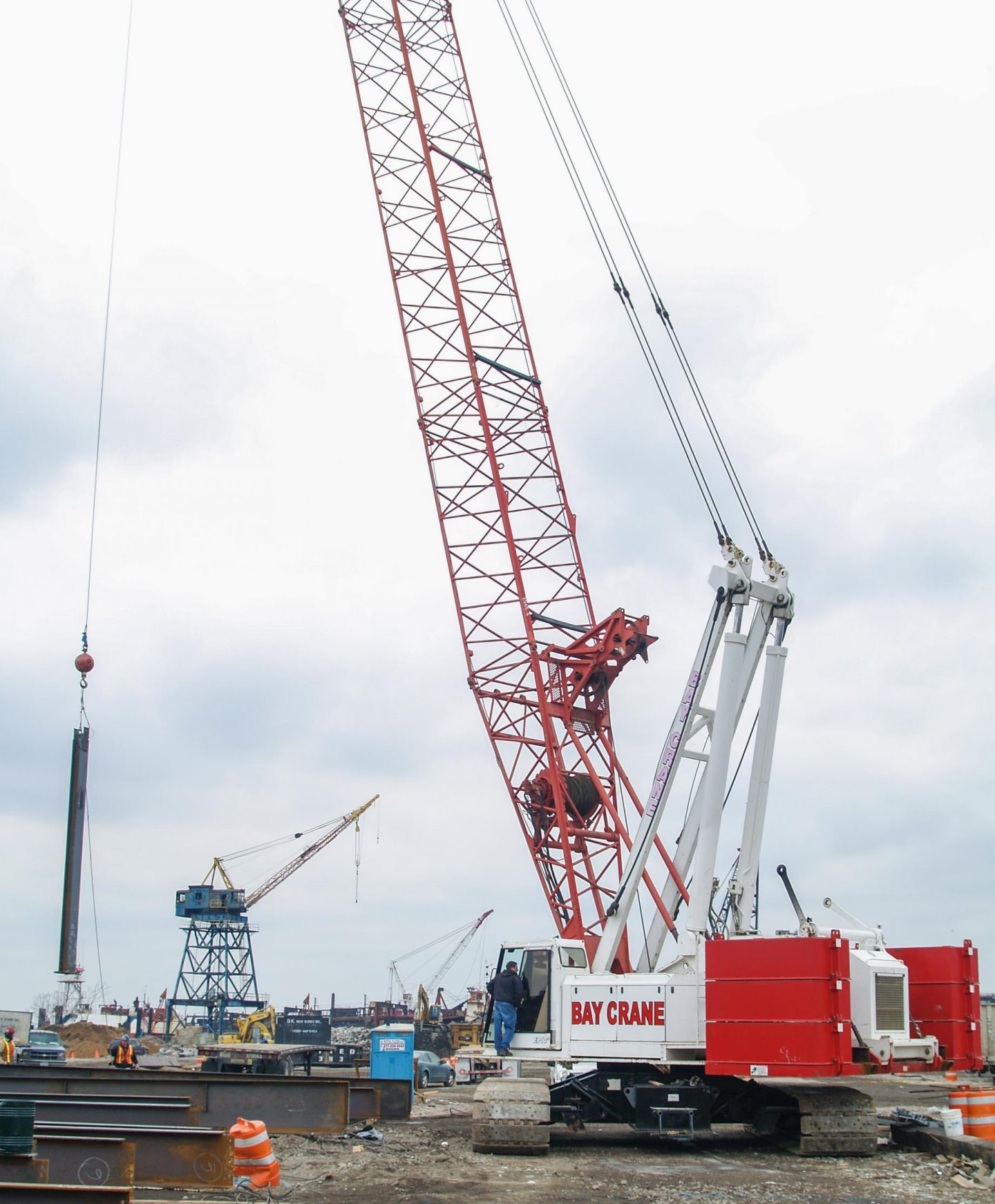 Max. Hoist Height 270 ft